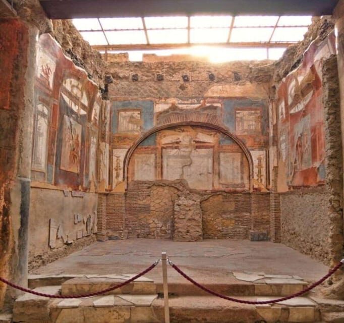 Herculaneum: 2H Private Tour - The Experience of Walking Through Ancient Streets