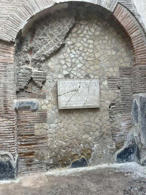 HERCULANEUM AND VESUVIUS: PRESTIGE TOUR FROM NAPLES - FAQs