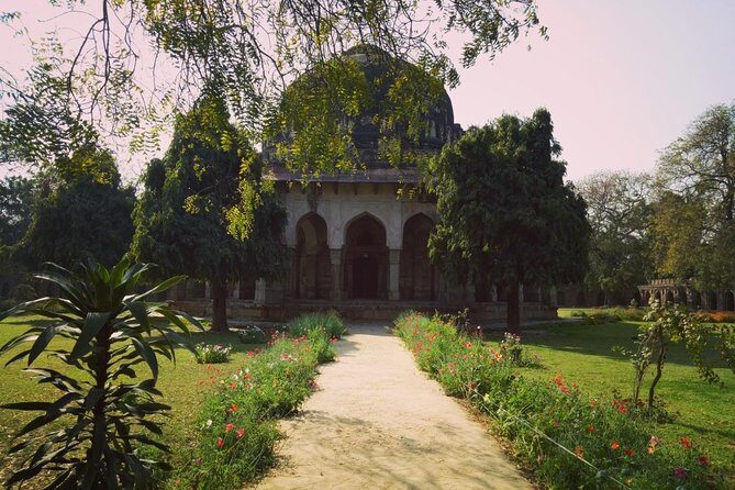 Heritage Delhi Photography Walk (2 Hours Guided Walking Tour with Rickshaw Ride) - Transportation and Group Sizes