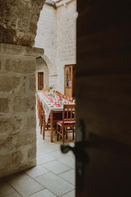 Heritage Tour and Painting Workshop in a Monastery - FAQs