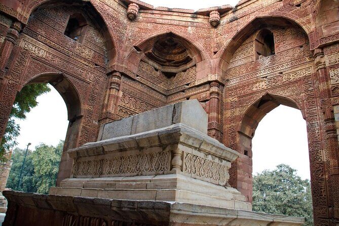 Heritage Tour of Delhi including Qutub Minar and Mehrauli Archaeological Park - Key Points