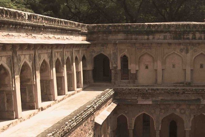 Heritage Tour of Delhi including Qutub Minar and Mehrauli Archaeological Park - FAQs
