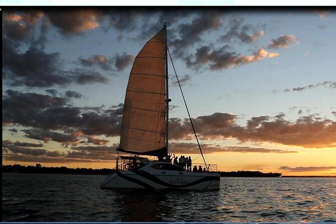 Hervey Bay Champagne Sunset Sail - The Sum Up