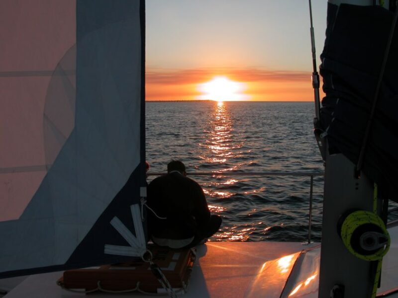 Hervey Bay Champagne Sunset Sail - Food and Drink: An Integral Part of the Experience