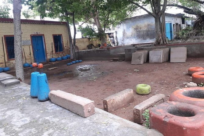 Hidden Alleys I - A walking tour in Varanasi, a journey to hidden areas of city. - Key Points