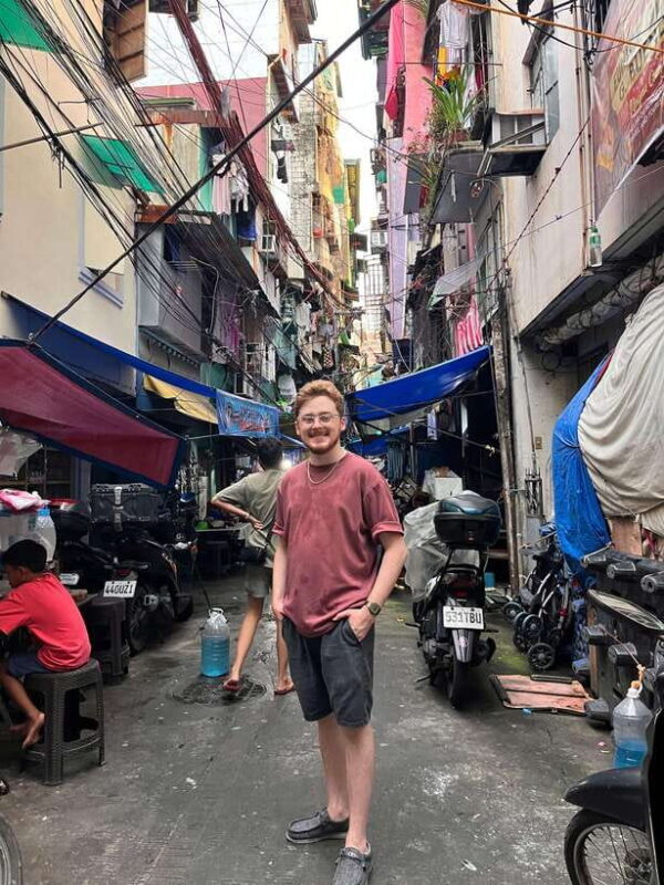 Hidden Gems in Manila with Local Guide - Food and Beverages: Savoring Filipino Flavors