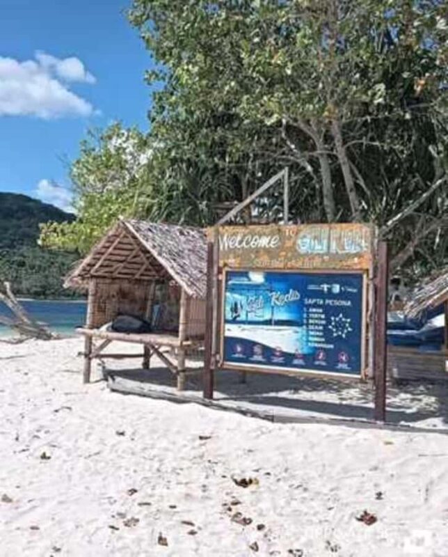 HIDDEN GEMS SECREAT ISLAND ( NAGGU, SUDAK & KEDIS ) - An Authentic Day on the Small Islands of West Nusa Tenggara