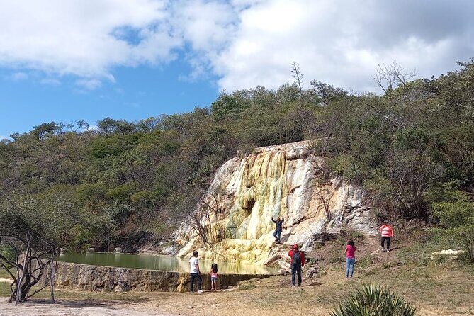 Hierve el Agua, Teotitlán del Valle, mezcal, el tule, desde Oaxaca - Teotitlán del Valle: A Living Craft Tradition