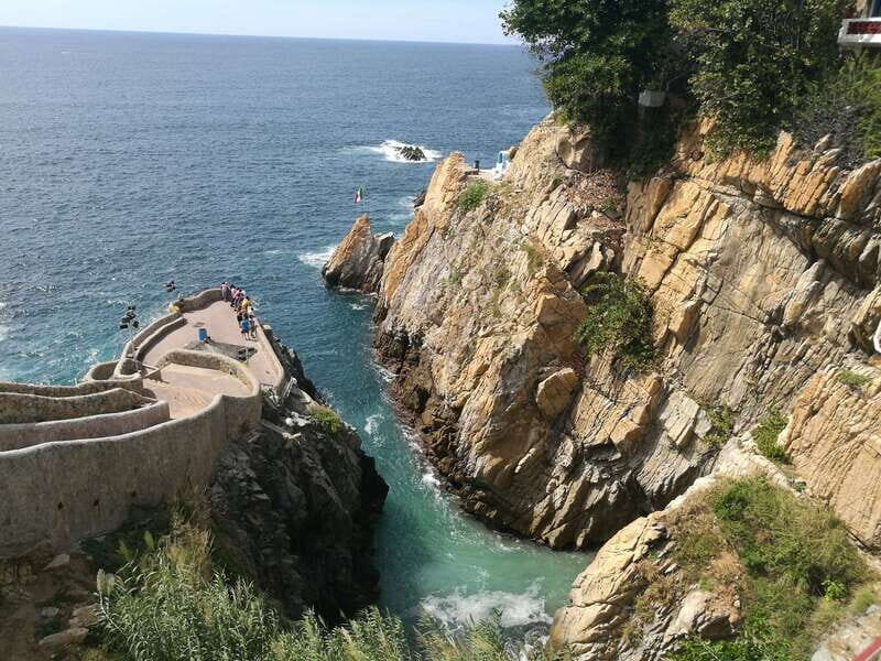 *High Cliff Diver Show & Round Trip Transportation - Exploring the Tour in Detail