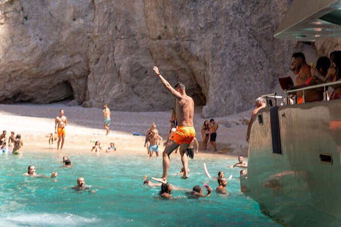 High cruise to Symi island & St George bay - The Vessel and Crew