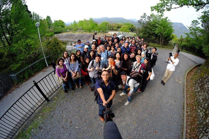 High-end photoshoot experience - Authentic Elements and Local Perspective