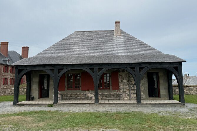 Highland Tours: Louisbourg Fortress and Lighthouse Tour - A Closer Look at the Experience