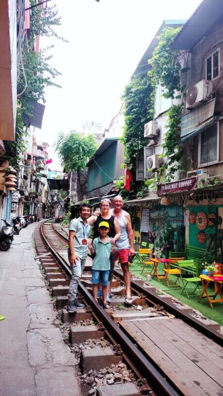 Highlight Hanoi city tour with train street. - Key Points
