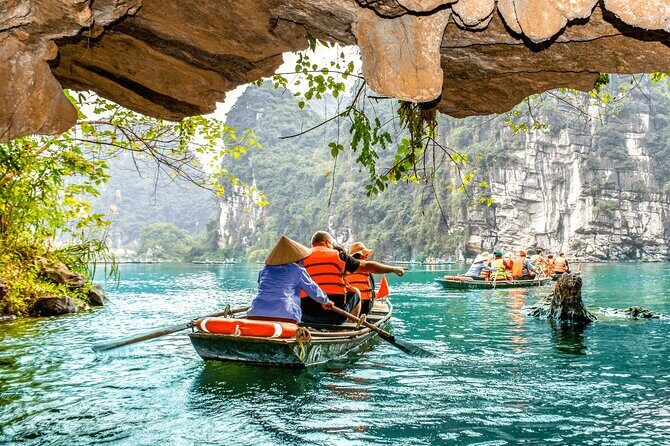 Highlight Ninh Binh Full Day Tour Tam Coc Boat, Mua Cave, Hoa Lu - Climb Up Mua Cave for Panoramic Views
