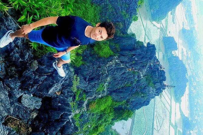 Highlight Ninh Binh Full Day Tour Tam Coc Boat, Mua Cave, Hoa Lu - Return and Reflection