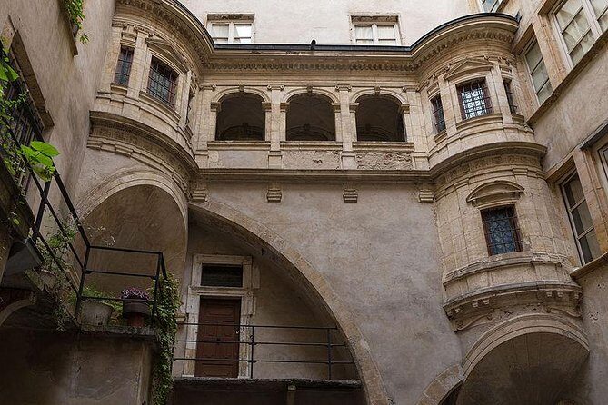 Highlights and Hidden Gems of Lyon Guided Walking Tour (English) - Why This Tour is a Solid Choice
