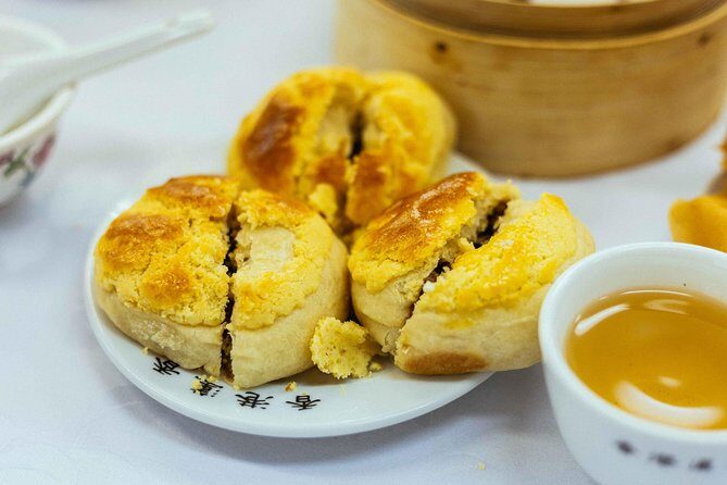 Highlights & Hidden Gems With Locals: Best of Hong Kong Private Tour - Who Should Consider This Tour?