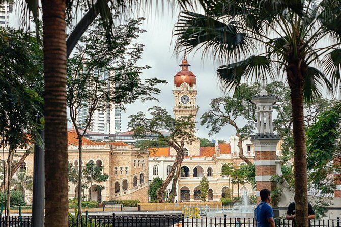 Highlights & Hidden Gems With Locals: Best of Kuala Lumpur Private Tour - The Itinerary: A Closer Look