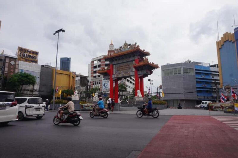 Highlights Local Bangkok Walking Tour with Local Guide - Authentic Experiences and Reviews