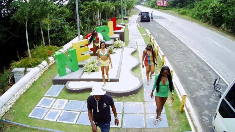 Highlights of 7 mile negril and sunset at ricks cafe - A Genuine Look at the Tour Itself