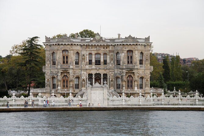 Highlights of Asia & Europe, Coach&Cruise Tour Guided Small Group - FAQ