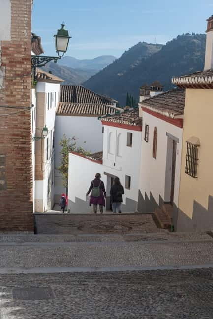 Highlights of Granada & Winetasting - Bib-Rambla Square: Heart of Granada