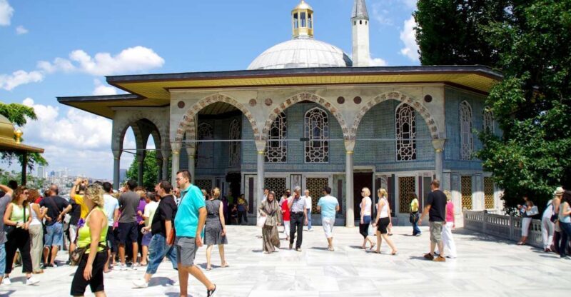 Highlights of Istanbul Morning Tour with a Guide - Walking through Istanbul’s Heritage: What to Expect