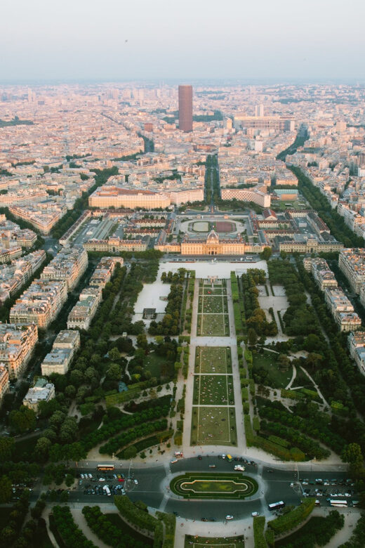 Highlights of Paris Bike Tour in English or Dutch - Weather and Practical Tips