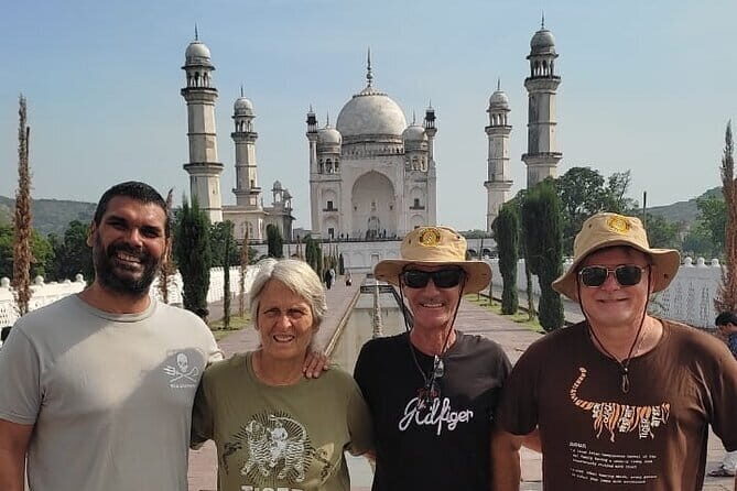 Highlights of West India: From Mumbai to the Statue of Unity - FAQs