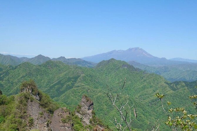 Hike and Stay in Exclusive Mountain Escape - Introduction