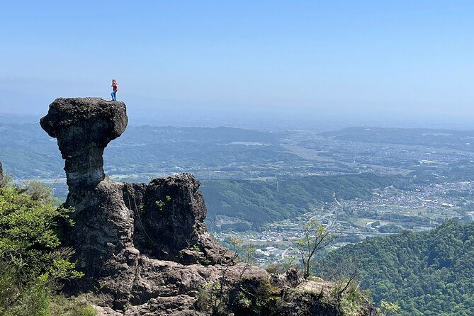 Hike and Stay in Exclusive Mountain Escape - Key Points