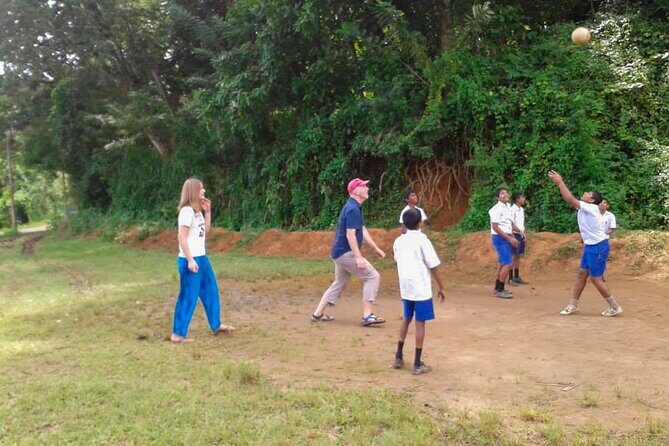 Hike to Peacock Hill from Kandy - The Experience in Detail