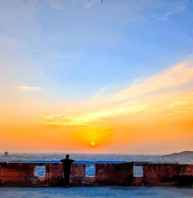 Hike/Trek/Nature Walk with Sunrise Views, Birding & CityView - Key Points