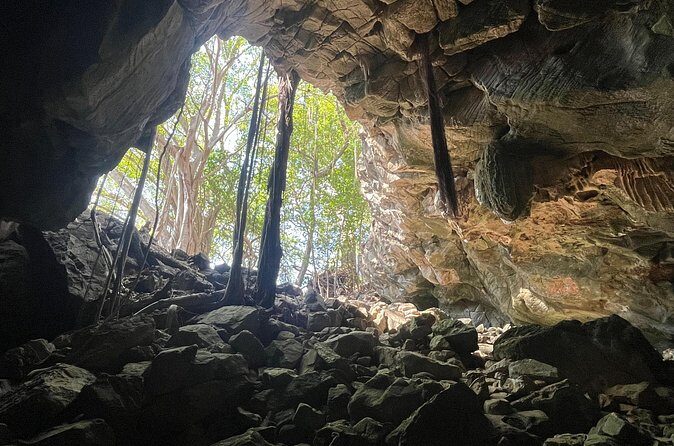 Hiking in the Tiger Cave - A Highly Detailed Breakdown of the Itinerary