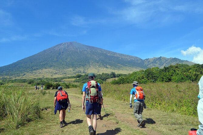 Hiking Rinjani 3 days 2 nights summit - Lake - What Makes This Rinjani Trek Unique?