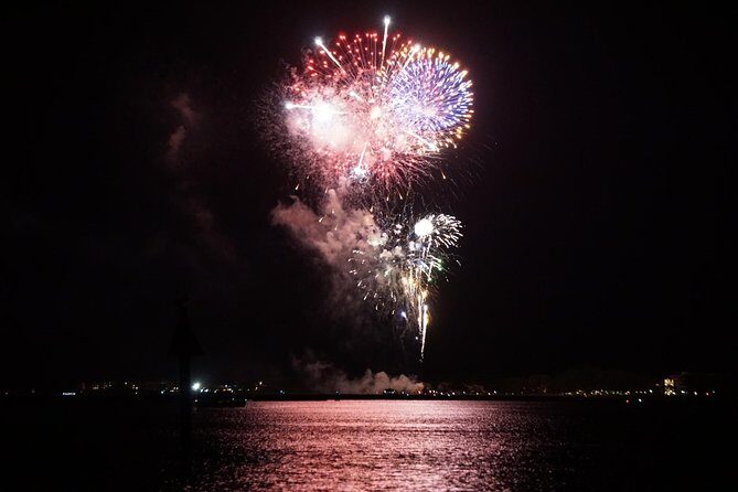 Hilton Head Dolphin Watching Cruise with Fireworks Display - FAQ