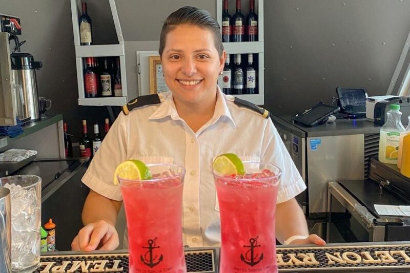 Hilton Head Island: Dolphin Watching 3-Course Dinner Cruise - Key Points