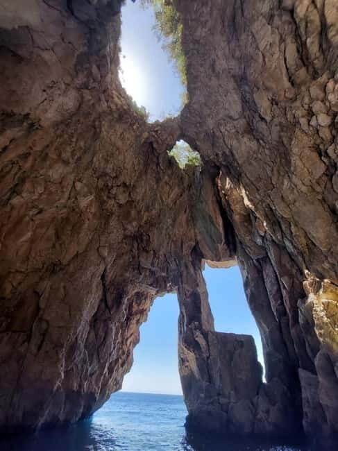 Himare: Pirates Cave Boat Tour:Lets swim to the caves - Key Points
