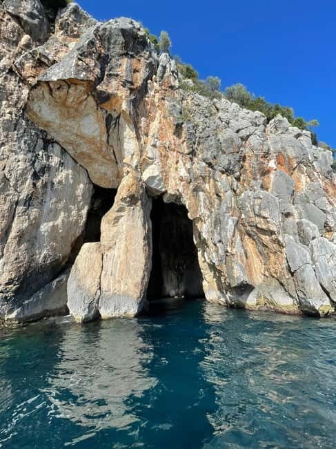 Himare to Grama Bay: All day boat trip with Drink&Snorkel - FAQ