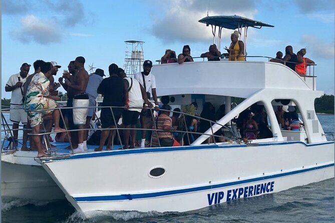 Hip Hop adult only Party Boat with Unlimited drinks and Sandbar - Who Should Consider This Tour?