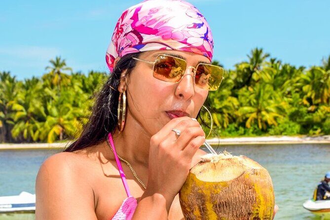 Hip Hop Beat and Live Dj Adults Only Party Boat and Free drinks - An In-Depth Look at the Tour