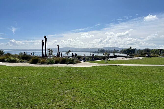 Hire A Driver For 4 Days From Auckland - Who Will Love This Tour?
