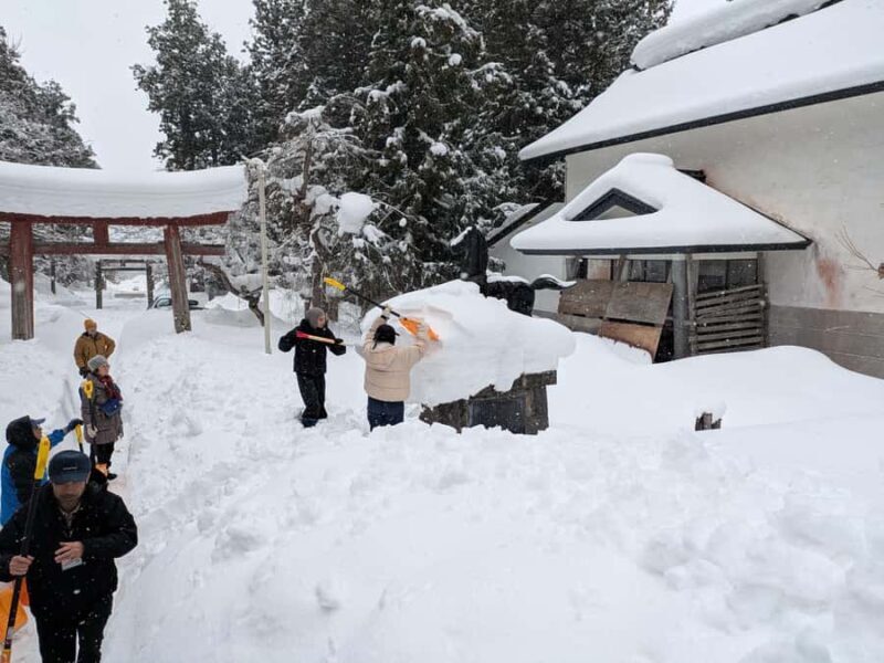 Hirosaki: Shrine Snow Shoveling Experience with Lunch - The Sum Up