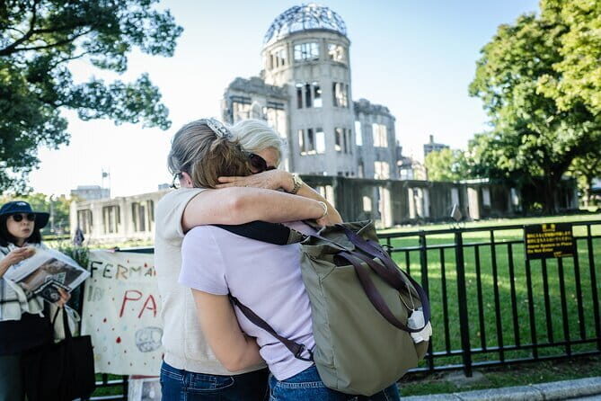 Hiroshima and Miyajima A Walk Through of History and Peace - Savoring Hiroshima: Lunch Options and Local Cuisine