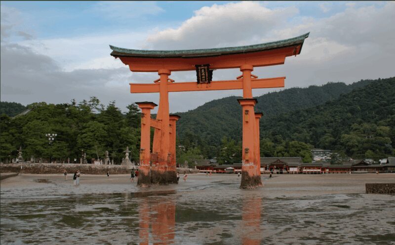 Hiroshima & Miyajima tour with English/Spanish Speaker Guide - Key Points