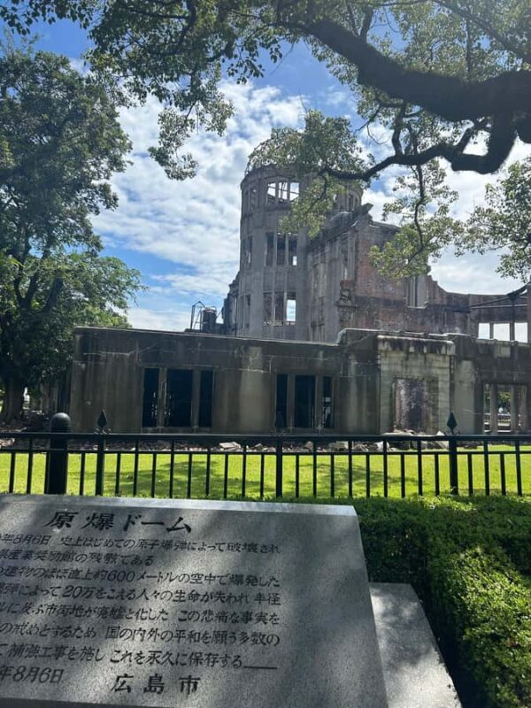 Hiroshima: Peace Memorial, Castle & Garden Walking Tour - Exploring Hiroshima on Foot: A Detailed Look