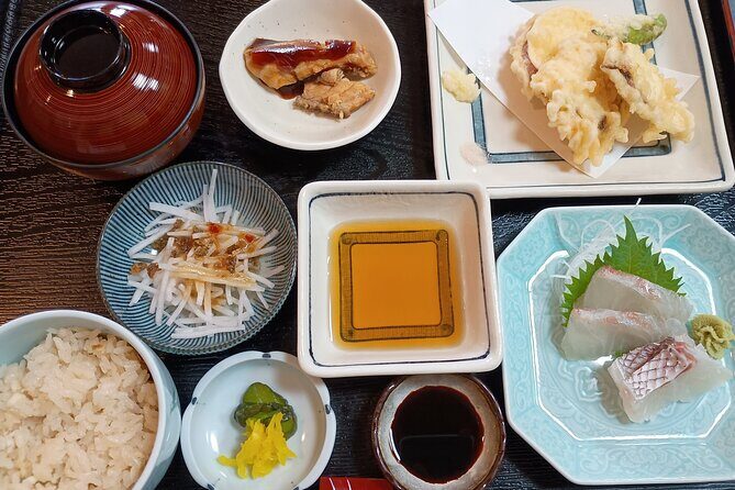 Hiroshima: Tomonoura Nostalgic Port Town Private Tour with Local - The Sum Up