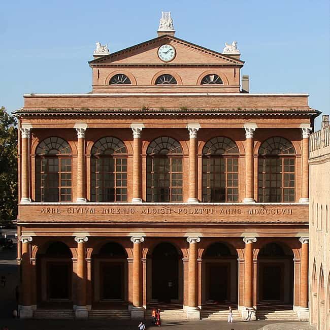 Historic center of Rimini: walking tour with Brazilian guide - Key Points