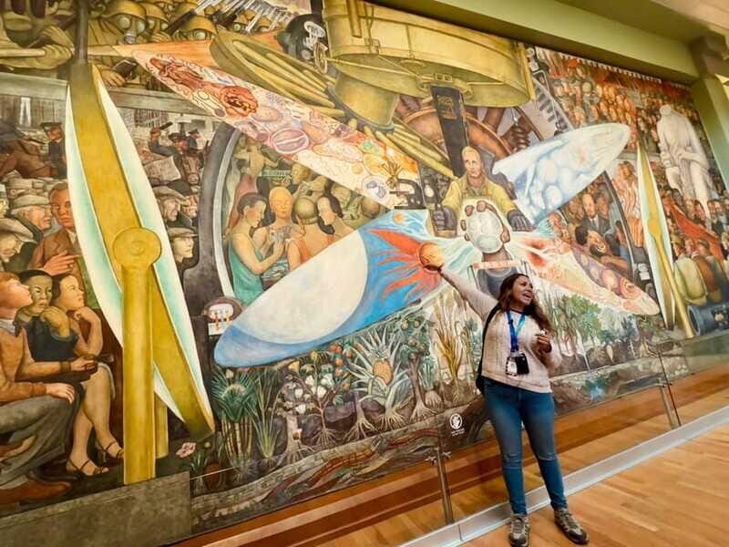Historic Center: Private tour with murals, history, and churros - FAQs