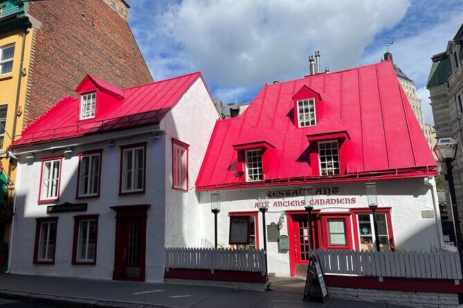 Historic District of Old Quebec walking tour (3h) - The Sum Up